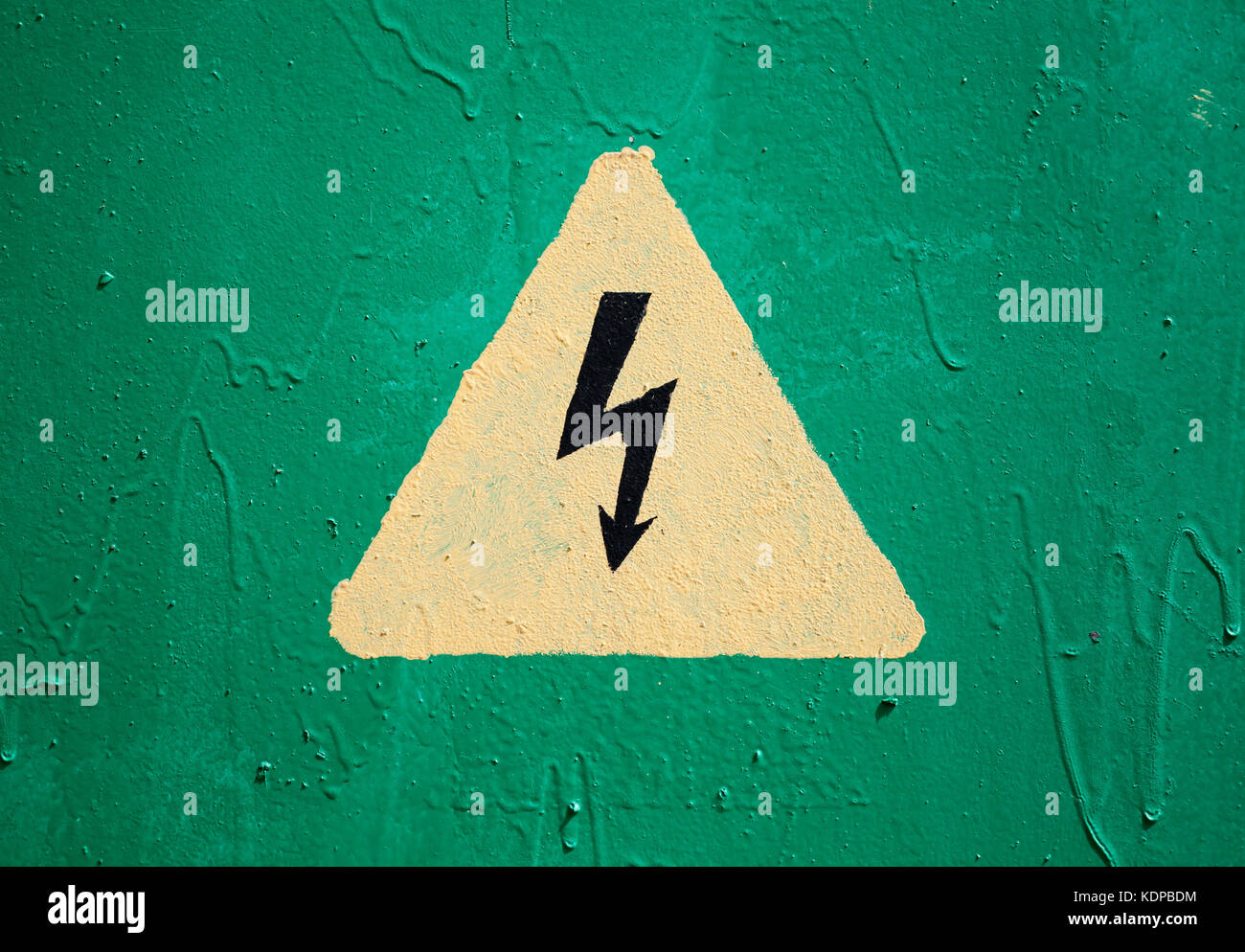 Segno del triangolo giallo immagini e fotografie stock ad alta ...