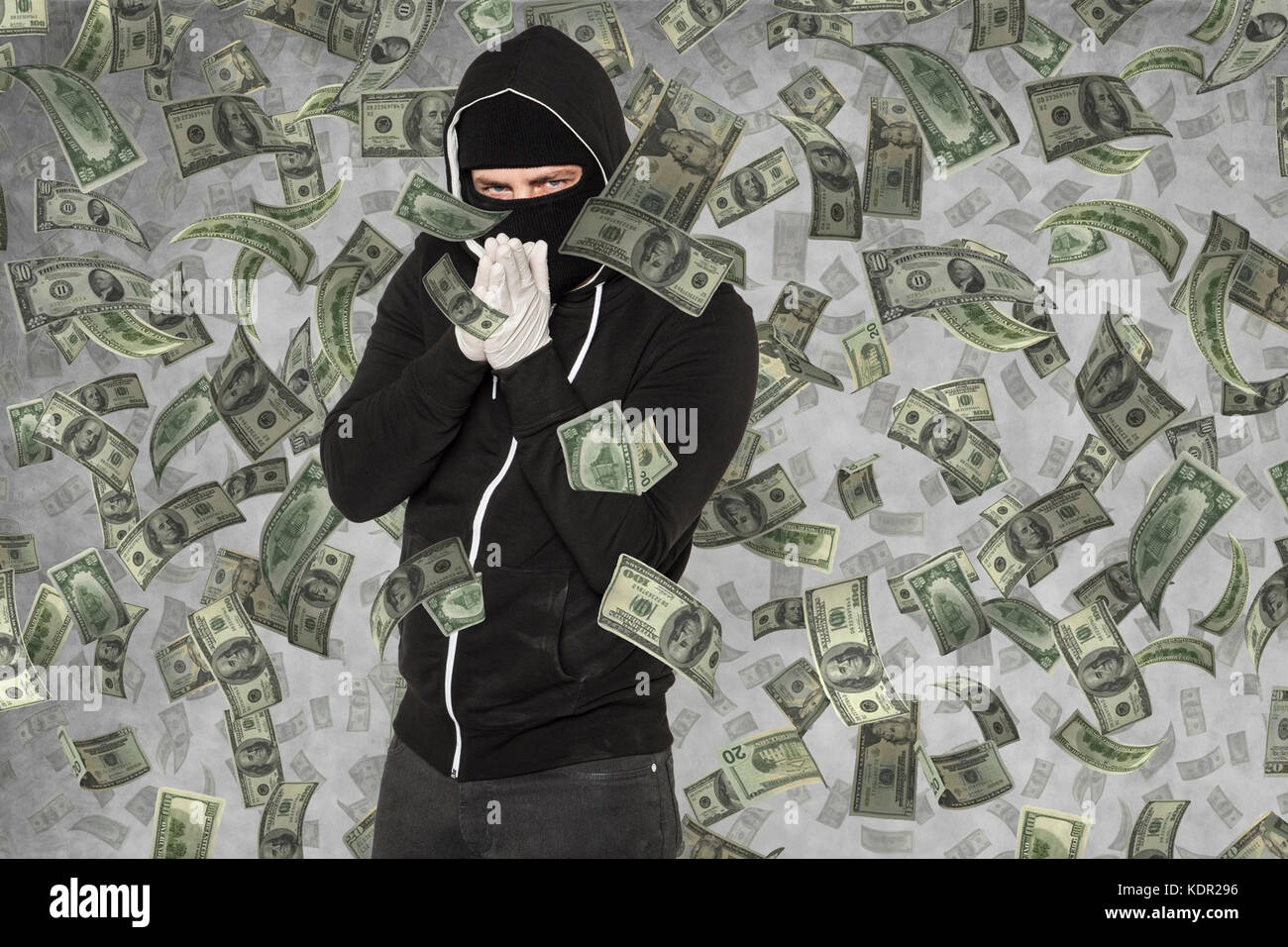 I soldi piovono immagini e fotografie stock ad alta risoluzione - Alamy