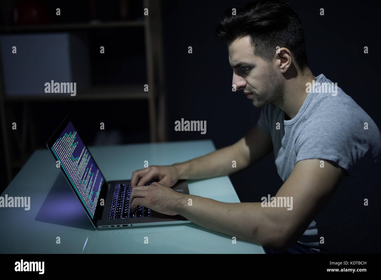 Hacker russo immagini e fotografie stock ad alta risoluzione - Alamy