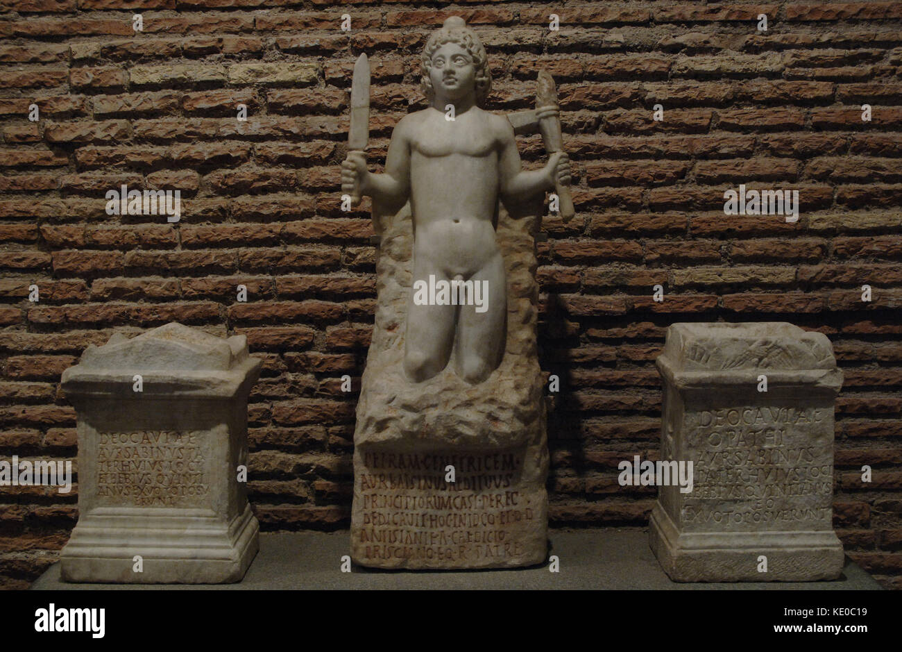 Tre offerte per il mitreo. statua di mitra, dedicata da Aurelio ...