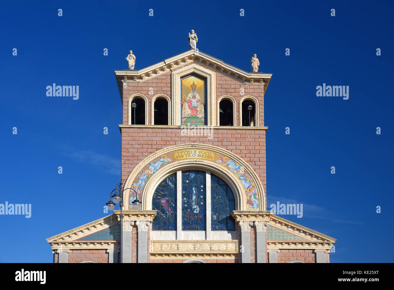 Madonna del tindari immagini e fotografie stock ad alta risoluzione - Alamy