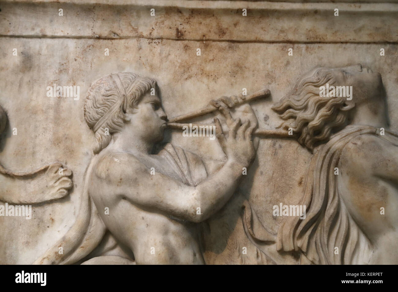 Satiro che suona un flauto immagini e fotografie stock ad alta ...