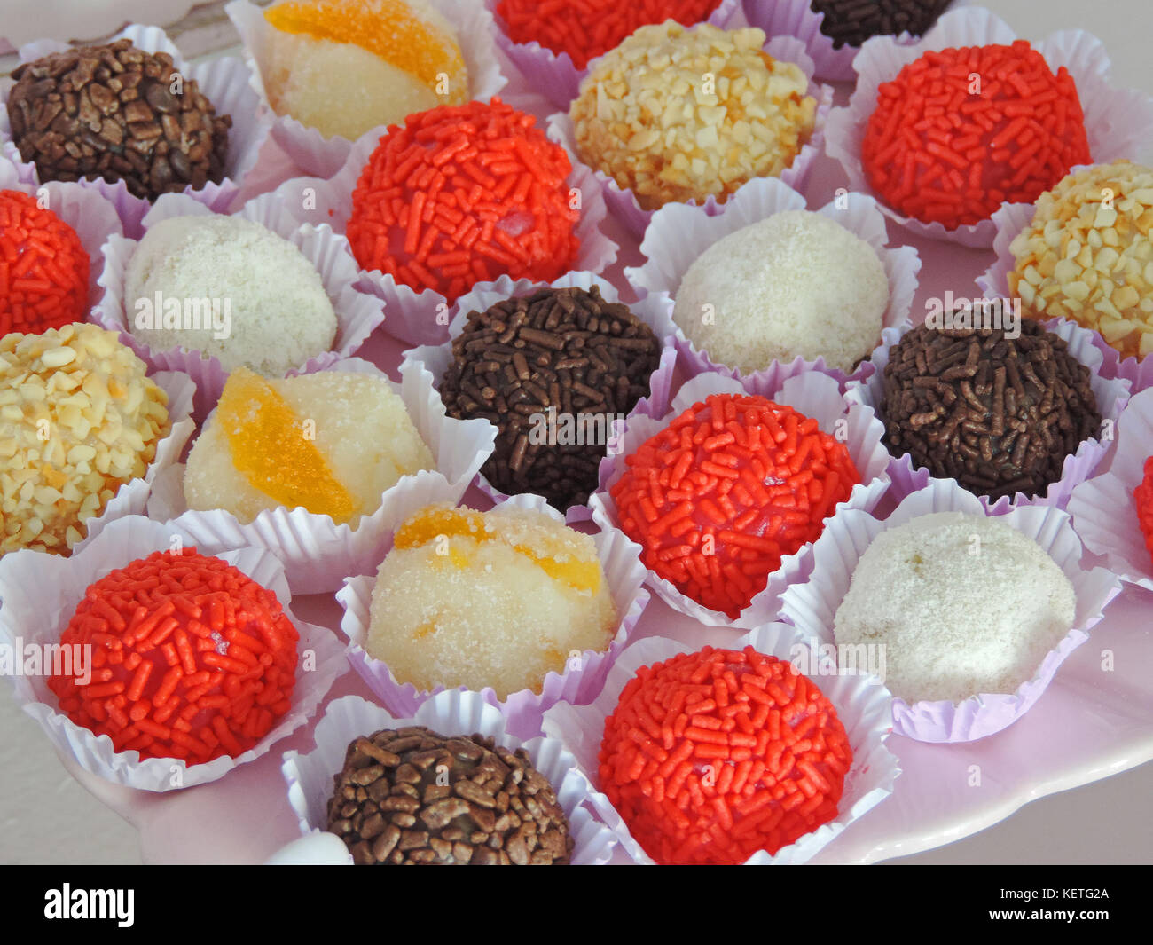 Caramelle colorate immagini e fotografie stock ad alta risoluzione - Alamy