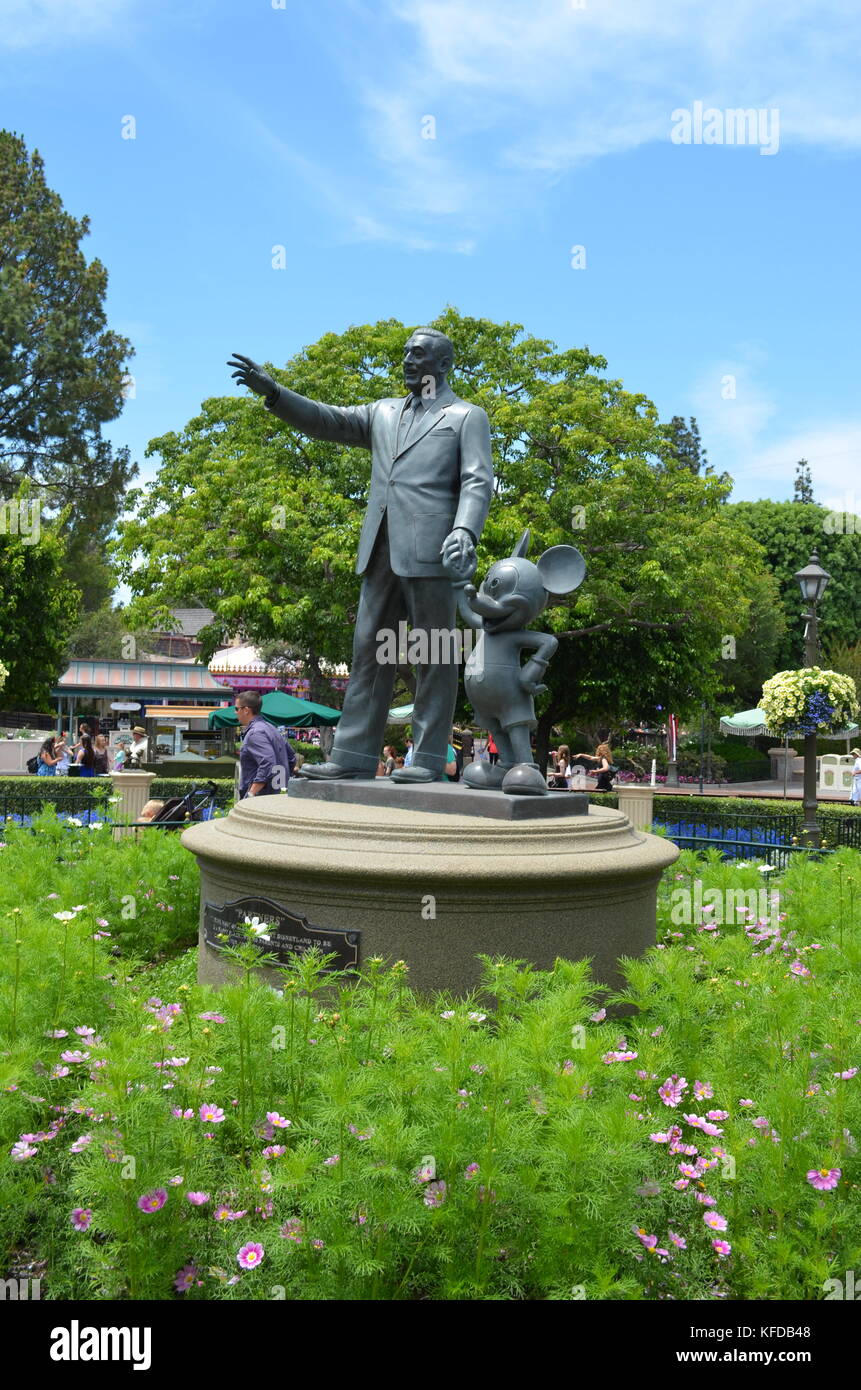 Statua di walt disney immagini e fotografie stock ad alta risoluzione ...