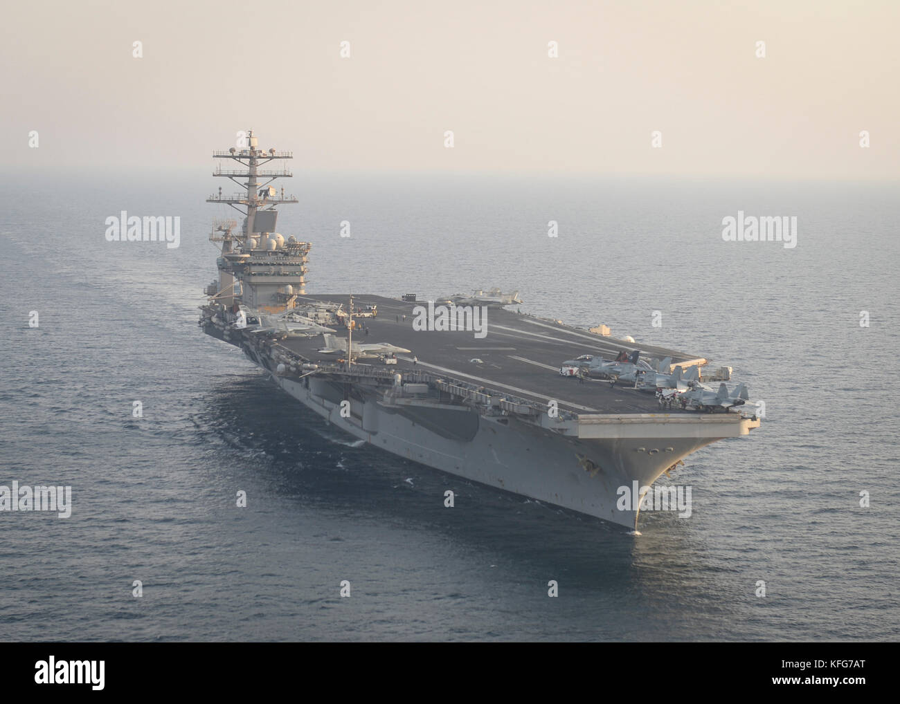 Aircraft carrier uss nimitz cvn 68 immagini e fotografie stock ad alta ...