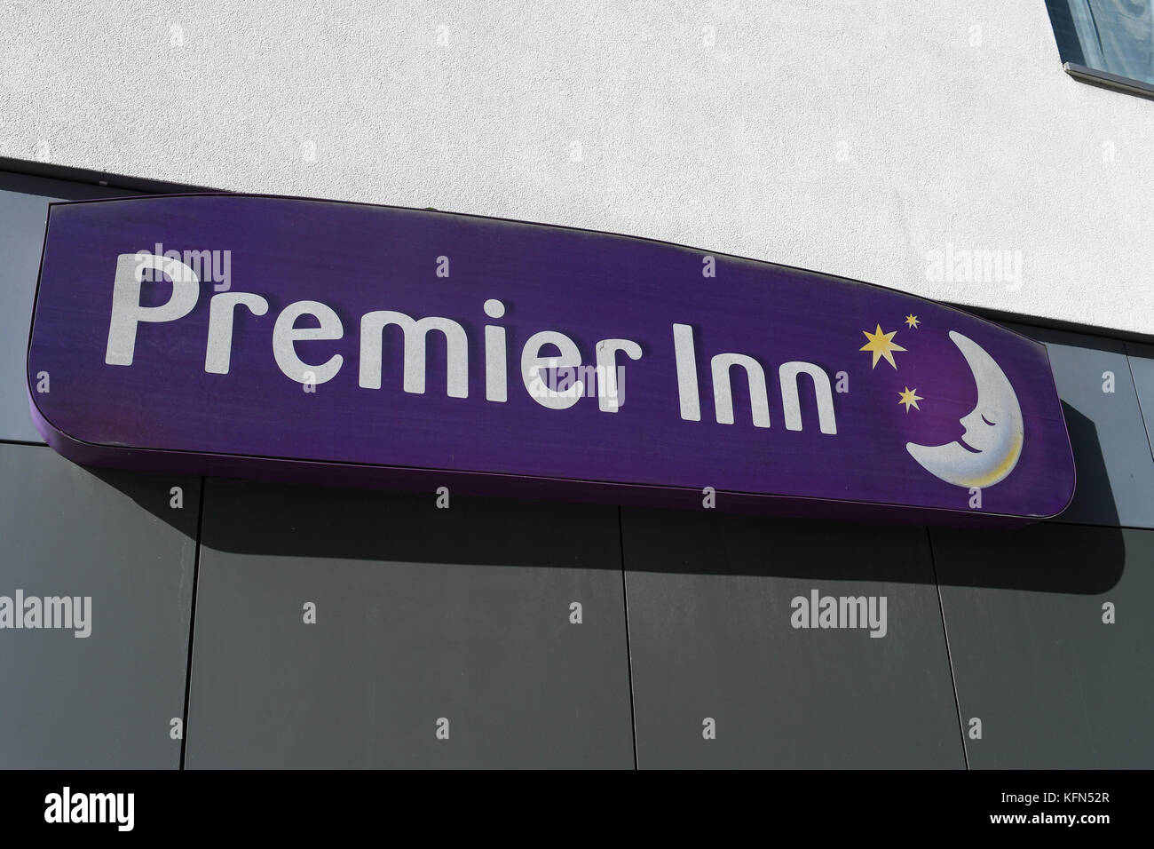Premier inn logo immagini e fotografie stock ad alta risoluzione - Alamy