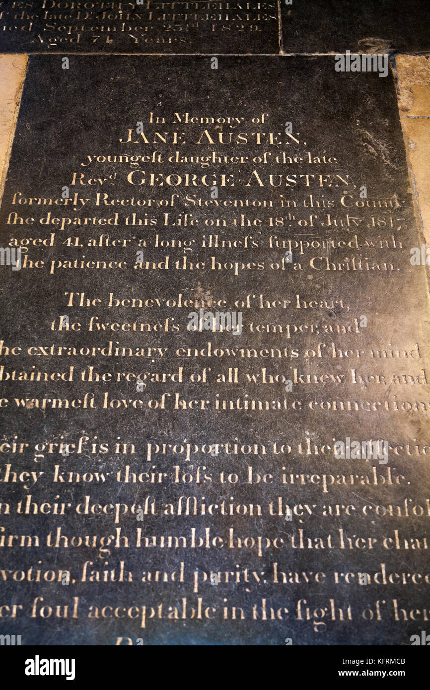 Jane Austen 's grave memoriale in pietra della navata della Cattedrale ...