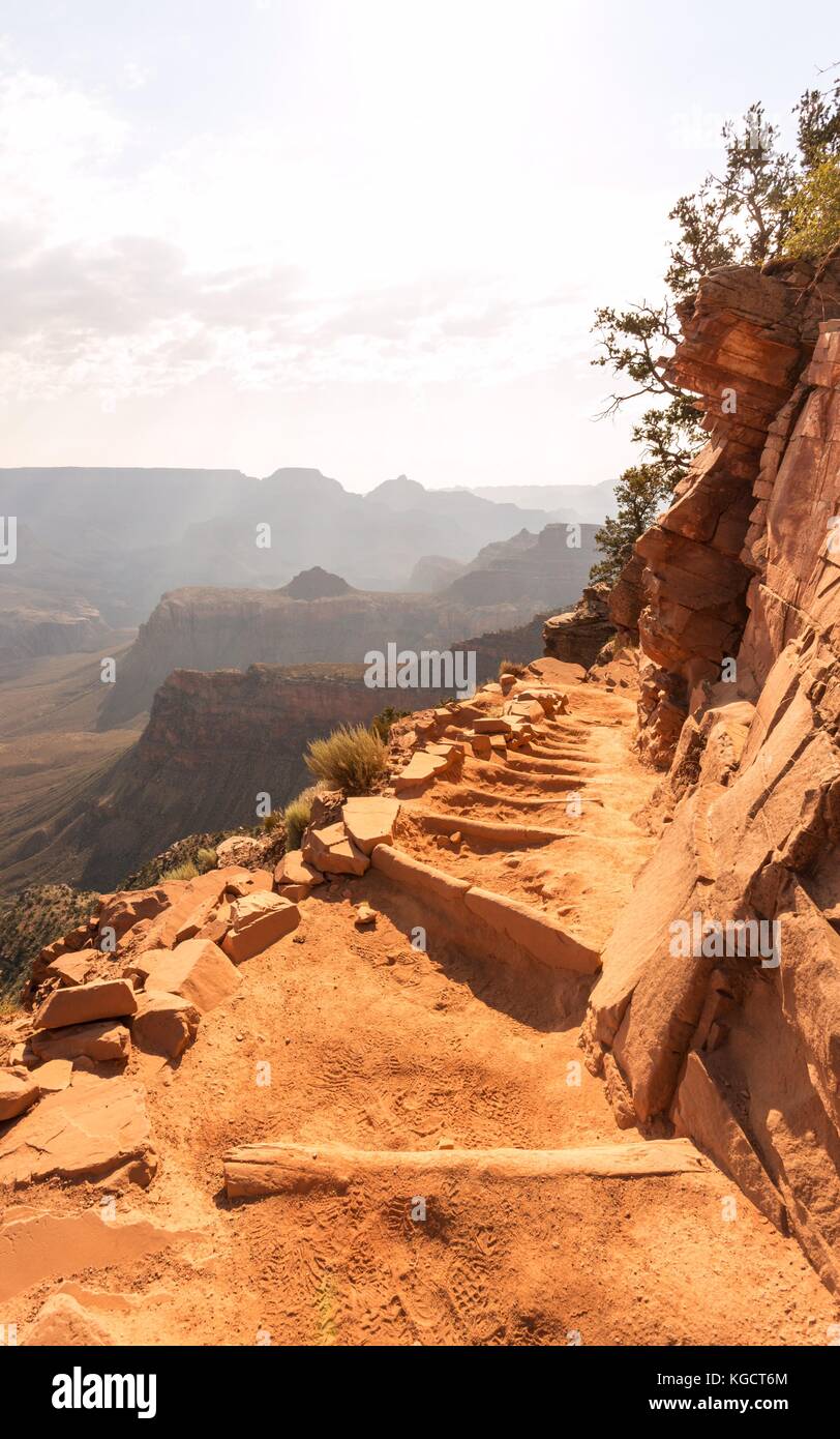 Sentiero precipizio immagini e fotografie stock ad alta risoluzione - Alamy