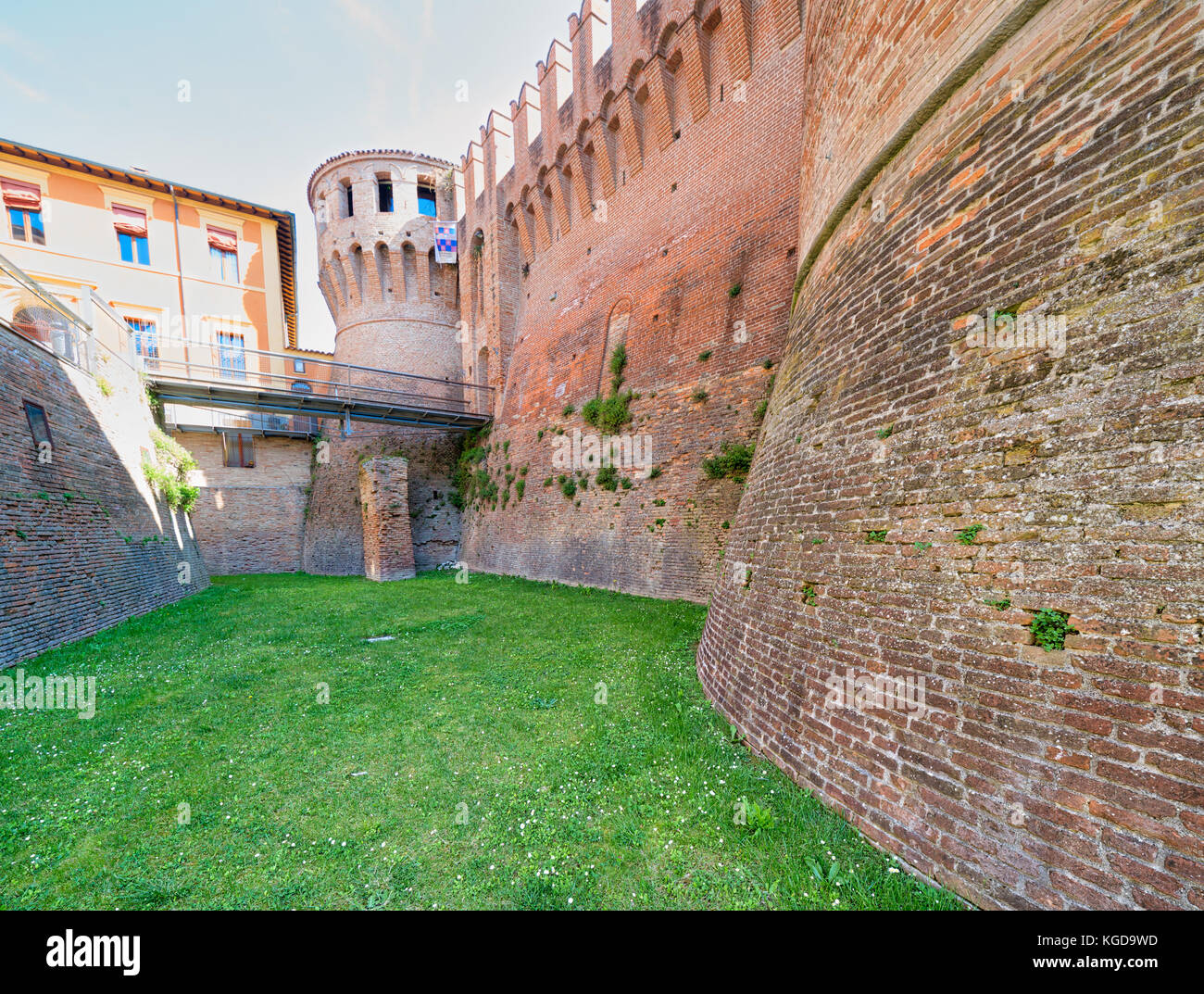 Castello di ravenna immagini e fotografie stock ad alta risoluzione - Alamy