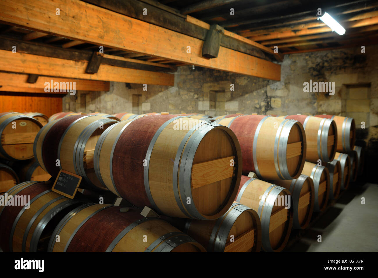 Botti di vino immagini e fotografie stock ad alta risoluzione - Alamy