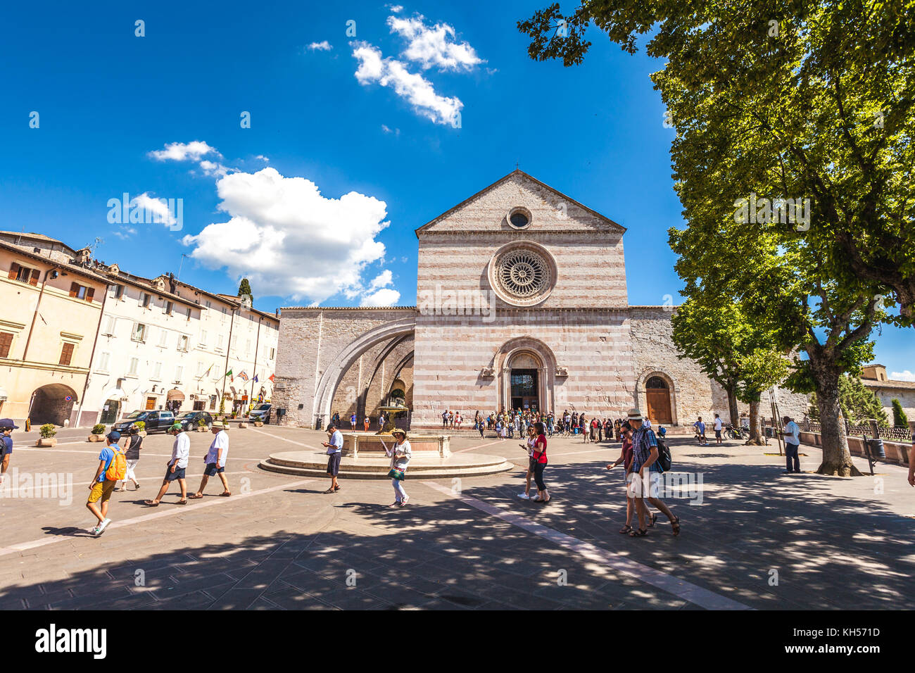 Basilica di santa chiara assisi immagini e fotografie stock ad alta ...