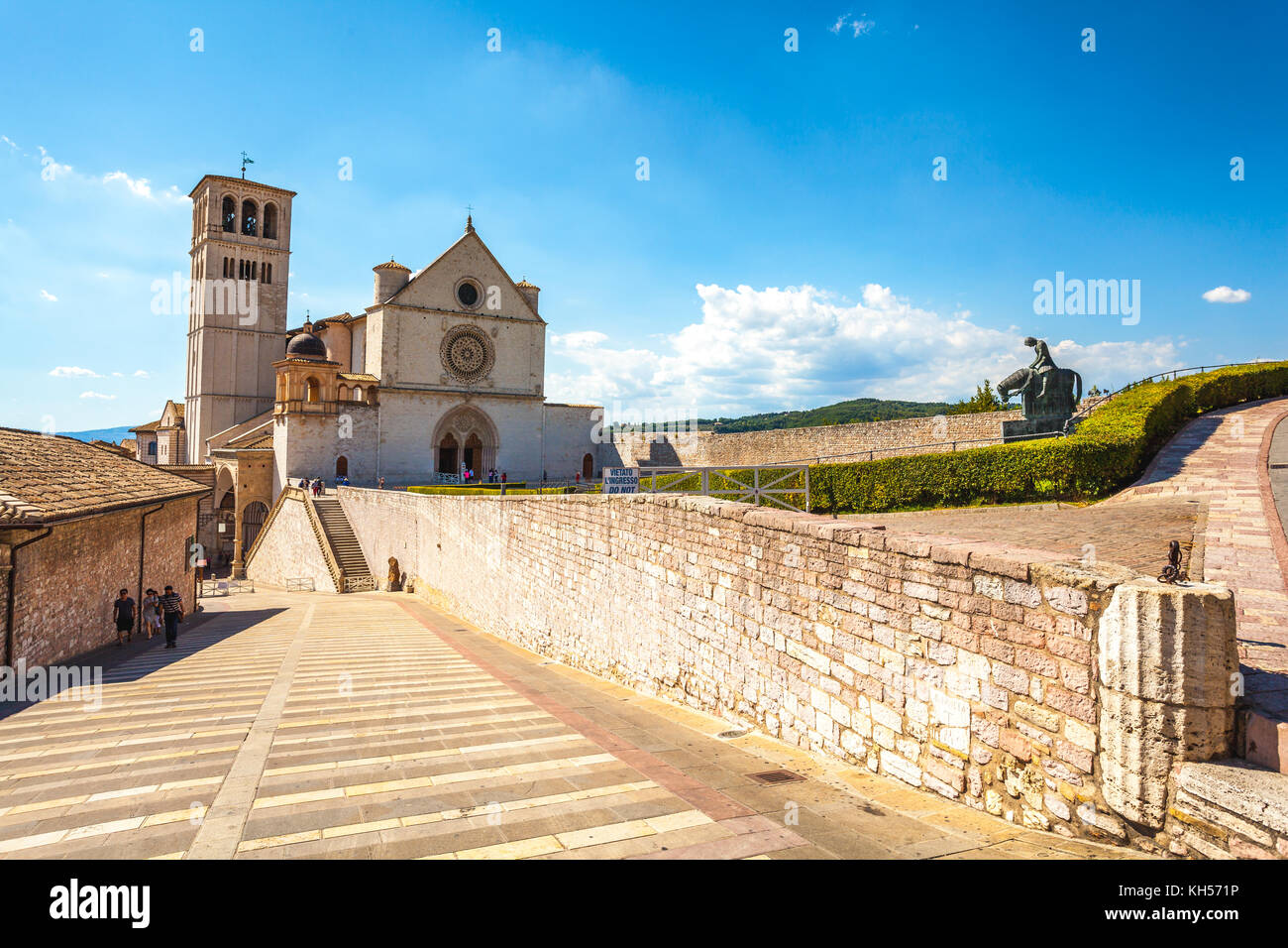 Chiesa di san francesco in assisi immagini e fotografie stock ad alta ...