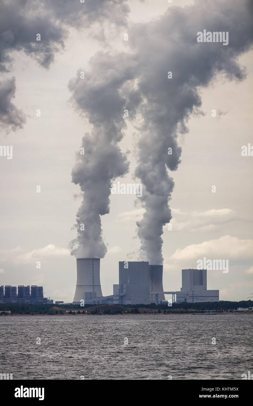 Centrale elettrica a combustibili fossili immagini e fotografie stock ad alta risoluzione - Alamy