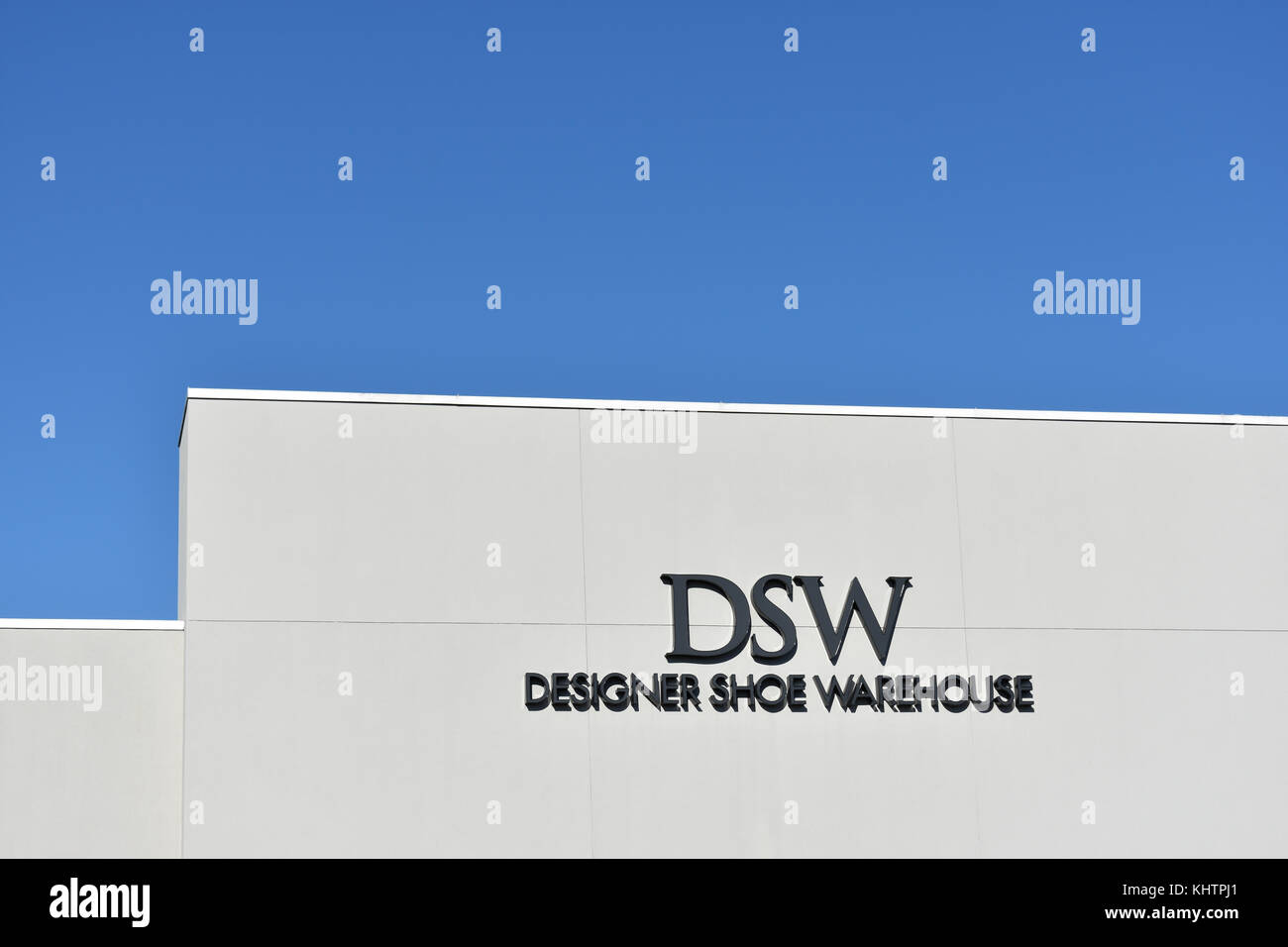 Magazzino di scarpe di design dsw immagini e fotografie stock ad alta ...