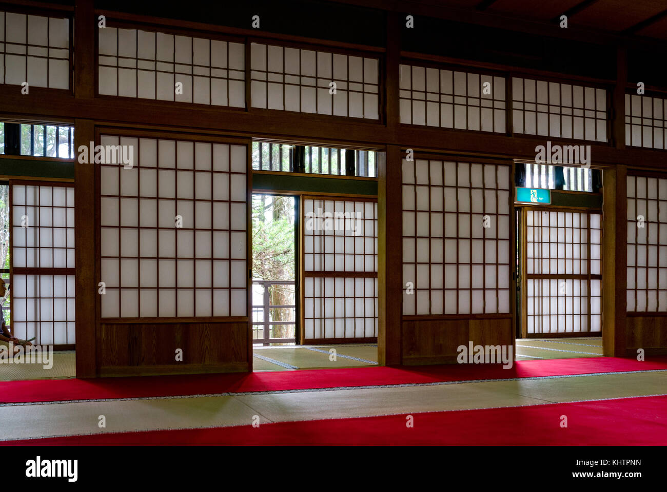 Japanese doors immagini e fotografie stock ad alta risoluzione - Alamy