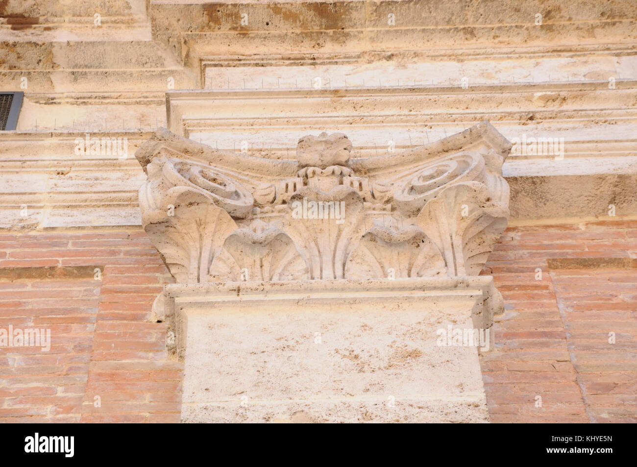 Capitello capitello immagini e fotografie stock ad alta risoluzione - Alamy