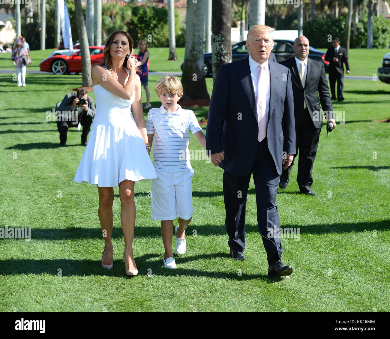 PALM BEACH FL - 6 GENNAIO: Melania Trump Barron Trump e Donald Trump ...