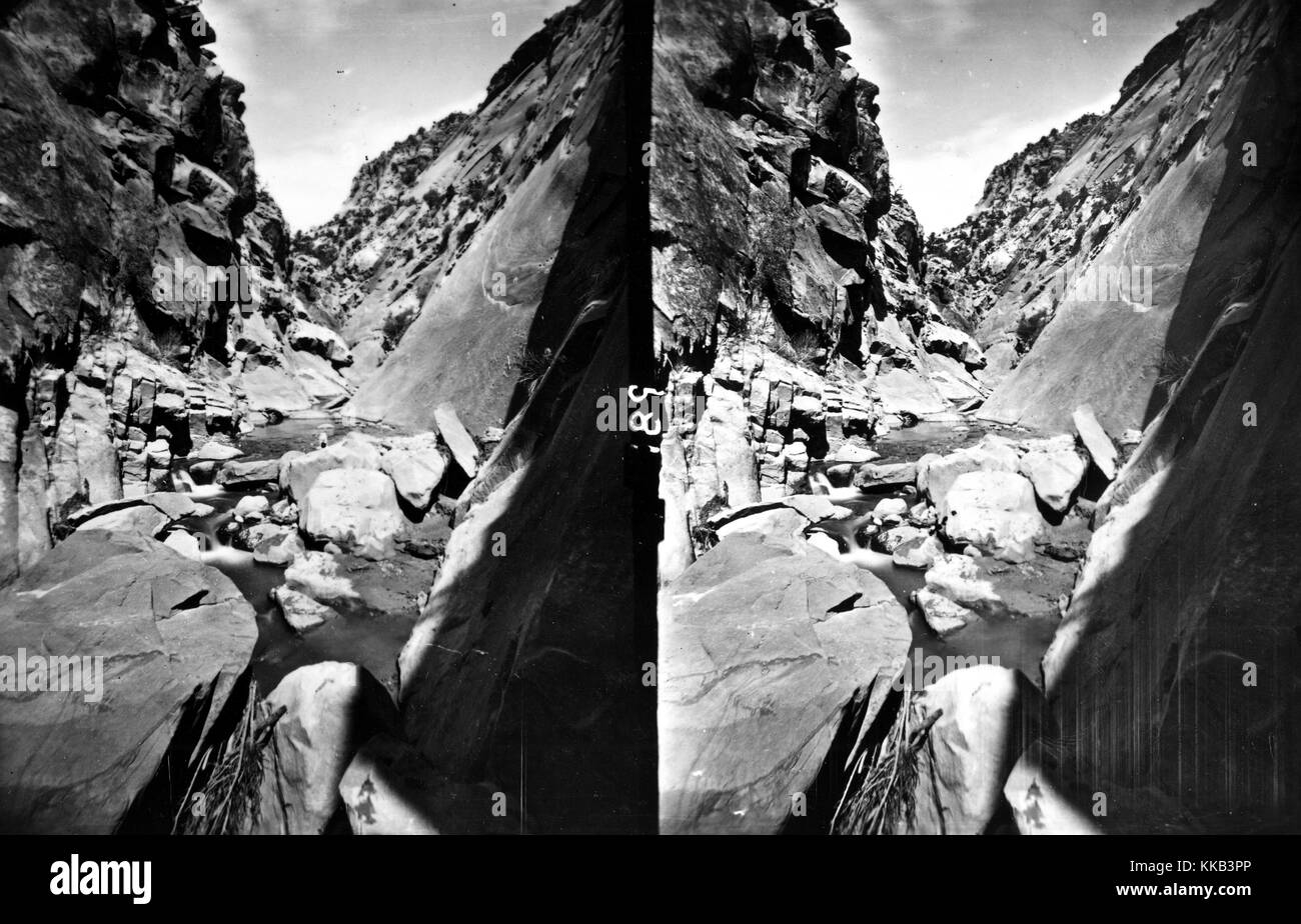 Mappa surround Foto e Immagini Stock in Bianco e Nero - Alamy