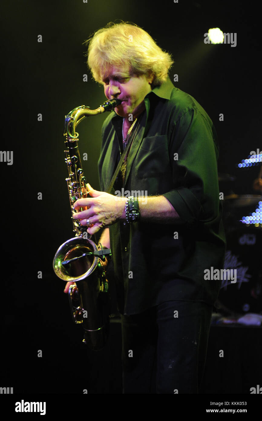 MIAMI, FL - MARZO 05: Eddie Money si esibisce durante lo Screening ...