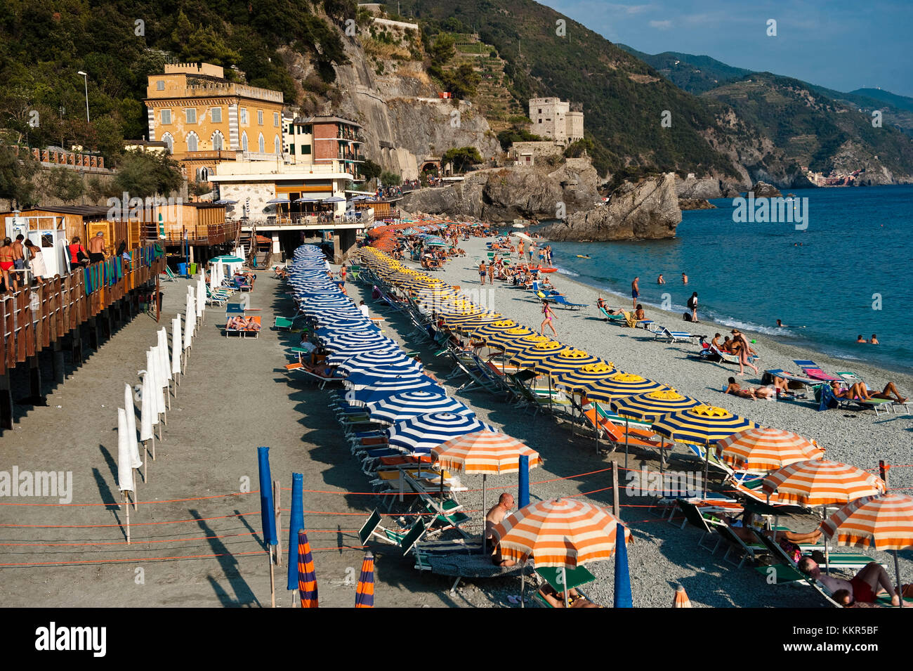 Spiaggia di monterosso al mare immagini e fotografie stock ad alta ...