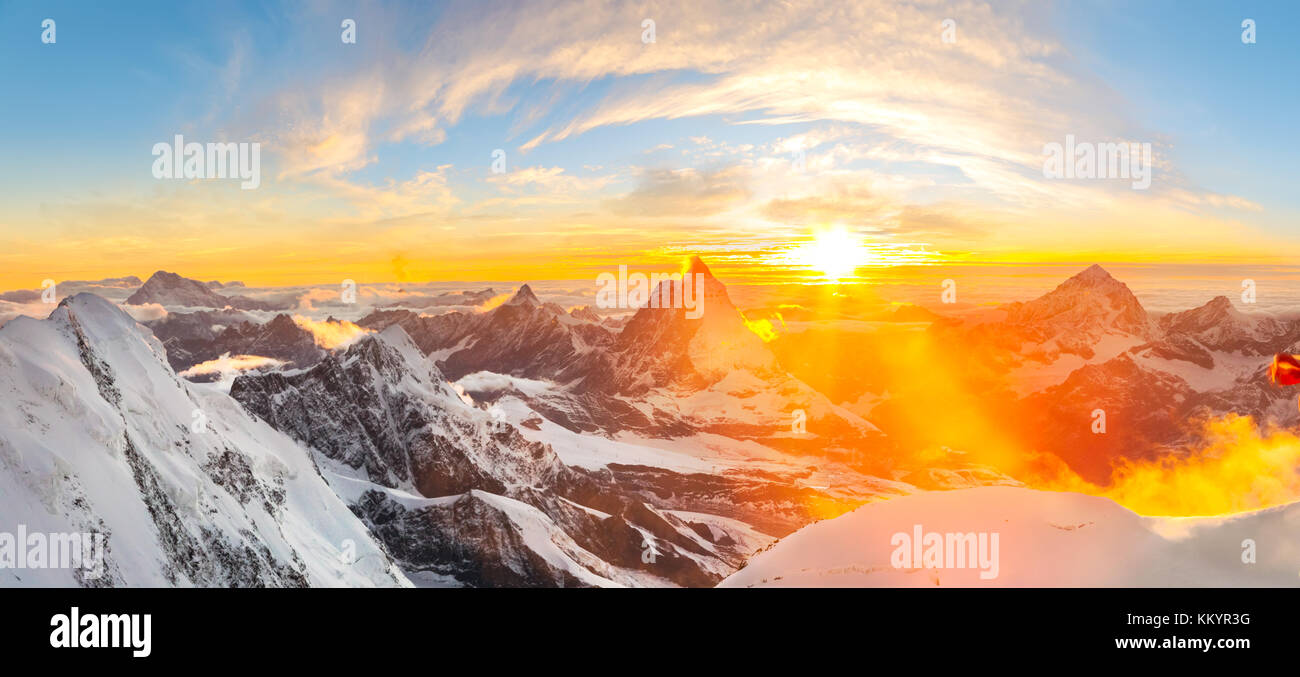 Il tramonto visto da margherita cabin a monte rosa con una splendida ...