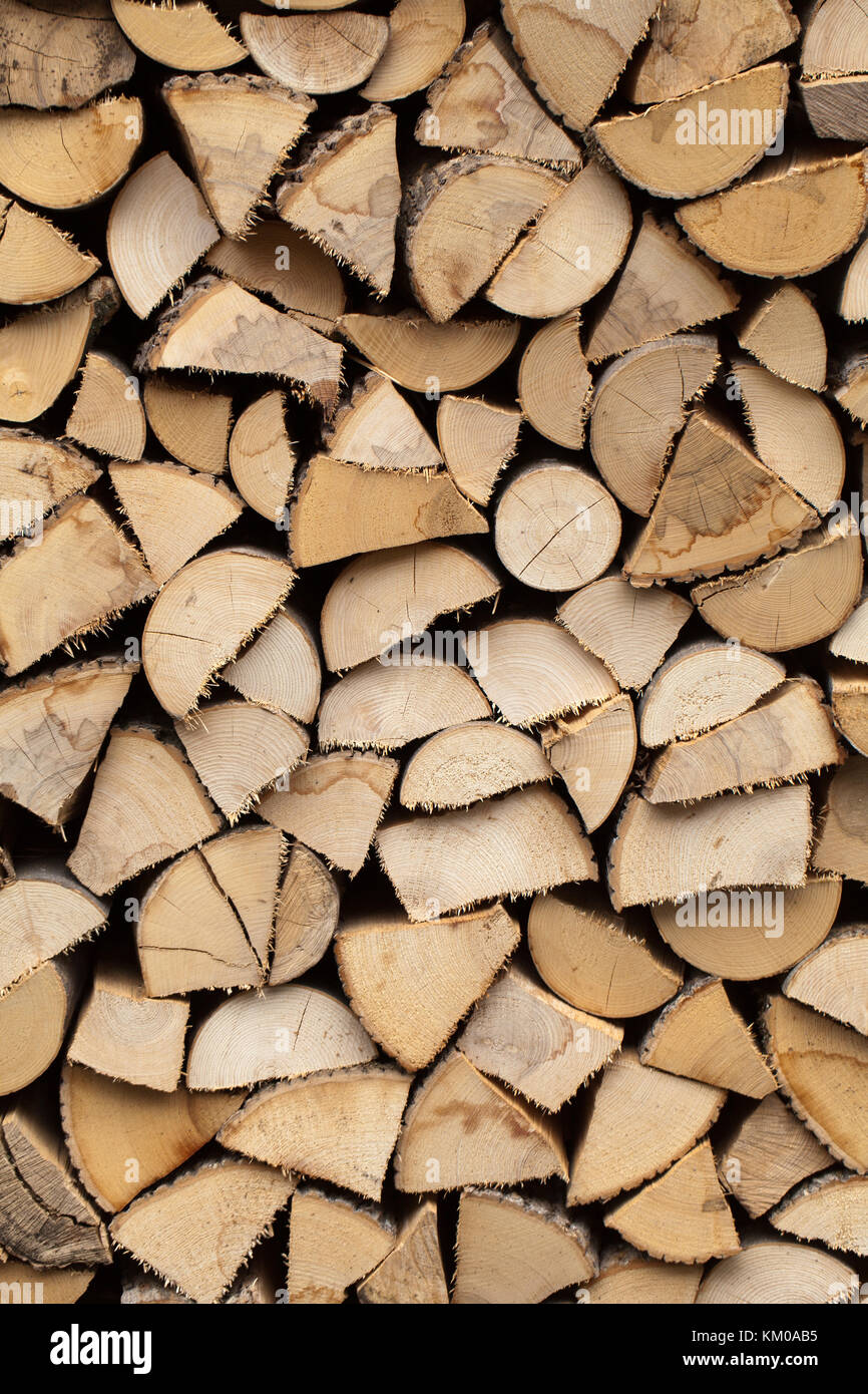 Catasta di legna da ardere preparato per l'inverno Foto stock - Alamy