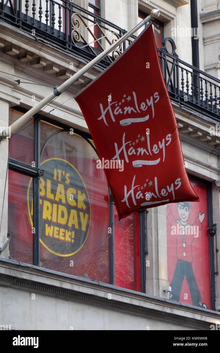 Hamleys london interior immagini e fotografie stock ad alta risoluzione ...