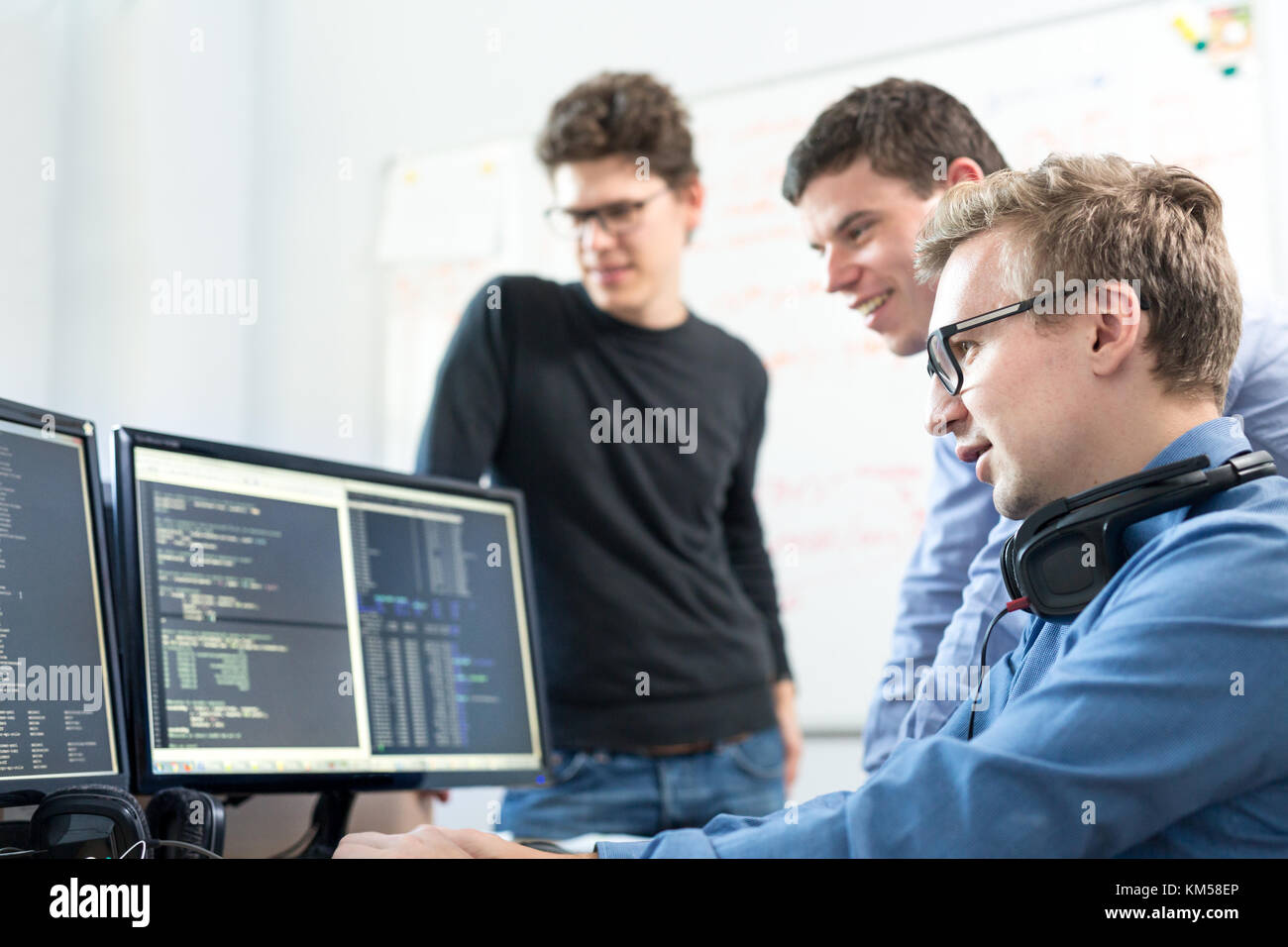Software business immagini e fotografie stock ad alta risoluzione - Alamy