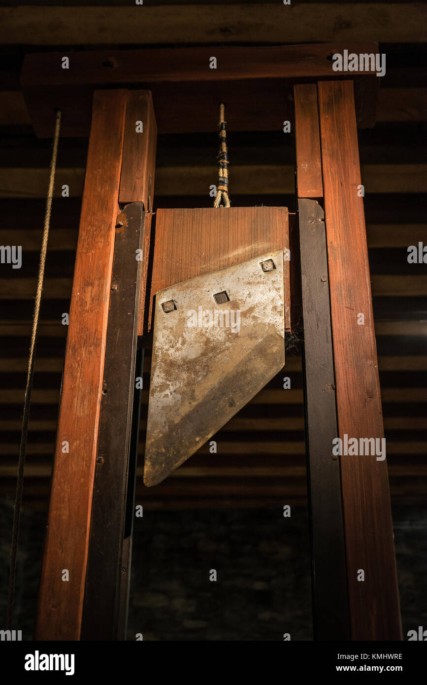 Alla ghigliottina immagini e fotografie stock ad alta risoluzione - Alamy