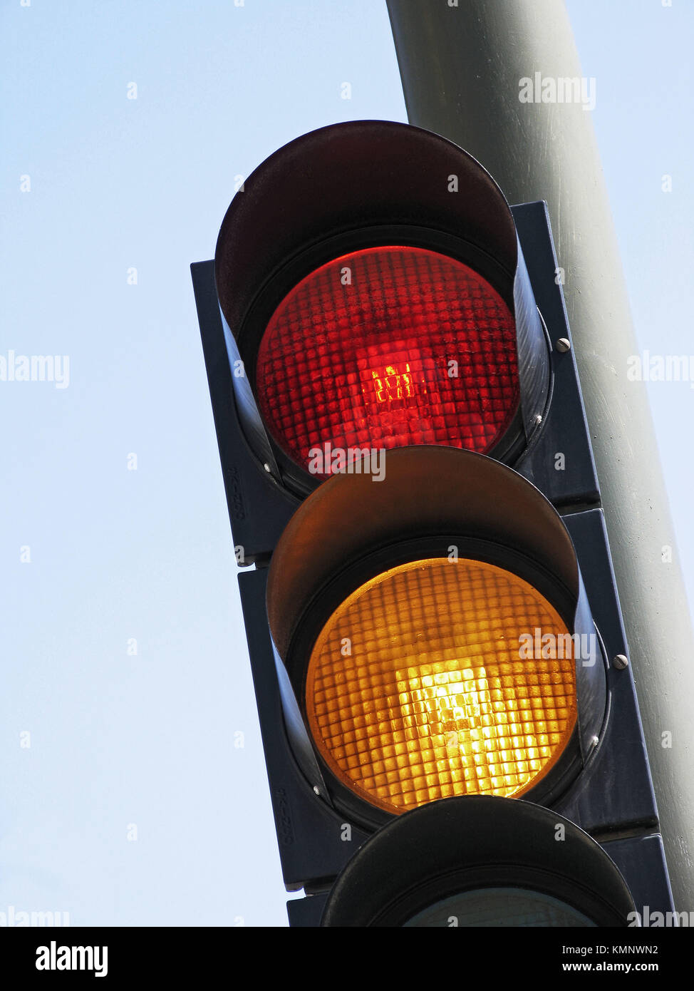 Señal de stop en el semáforo immagini e fotografie stock ad alta ...