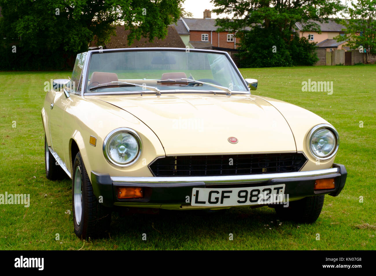 Fiat 124 sport immagini e fotografie stock ad alta risoluzione - Alamy