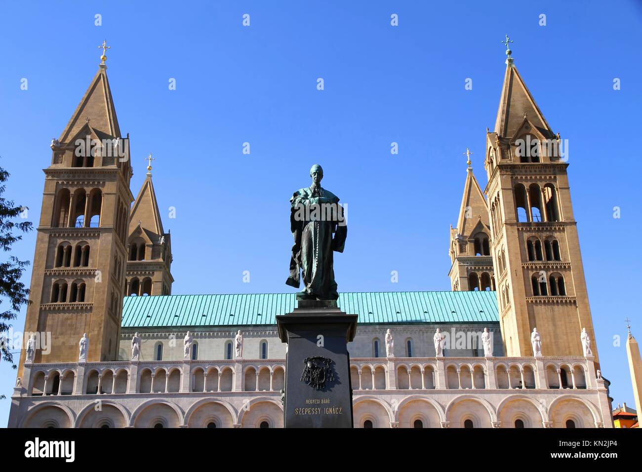 Foto digitale della storica cattedrale di Pecs, Ungheria Foto stock - Alamy