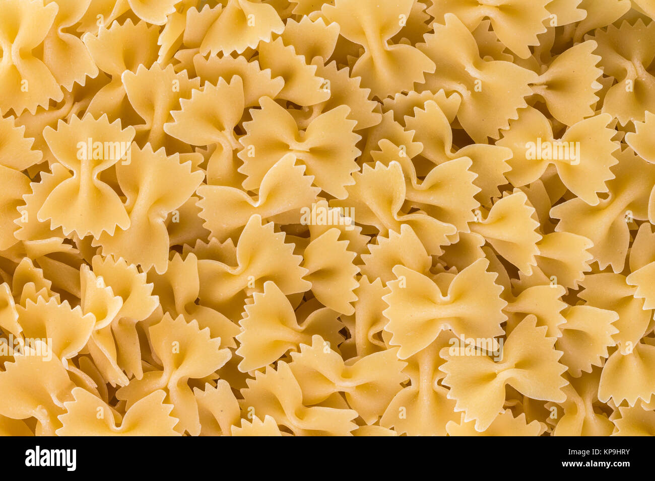 Forme di pasta di farfalla immagini e fotografie stock ad alta ...