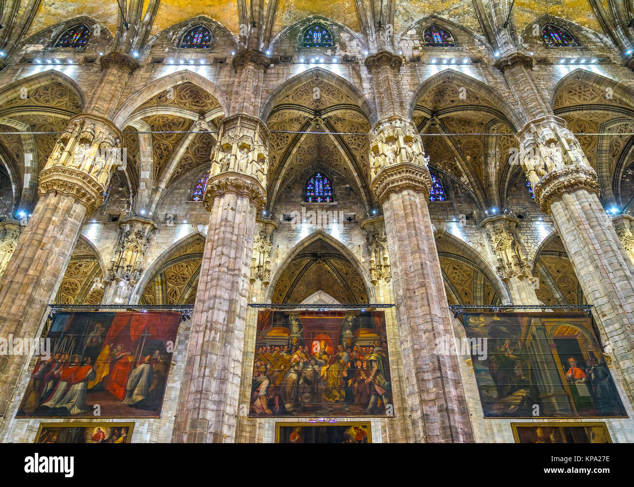 Interno del duomo di milano immagini e fotografie stock ad alta ...