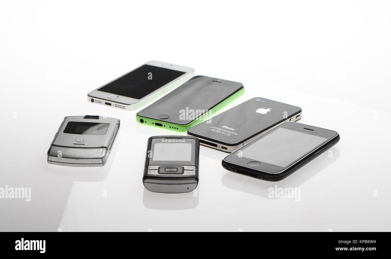 Telefoni iphone immagini e fotografie stock ad alta risoluzione - Alamy
