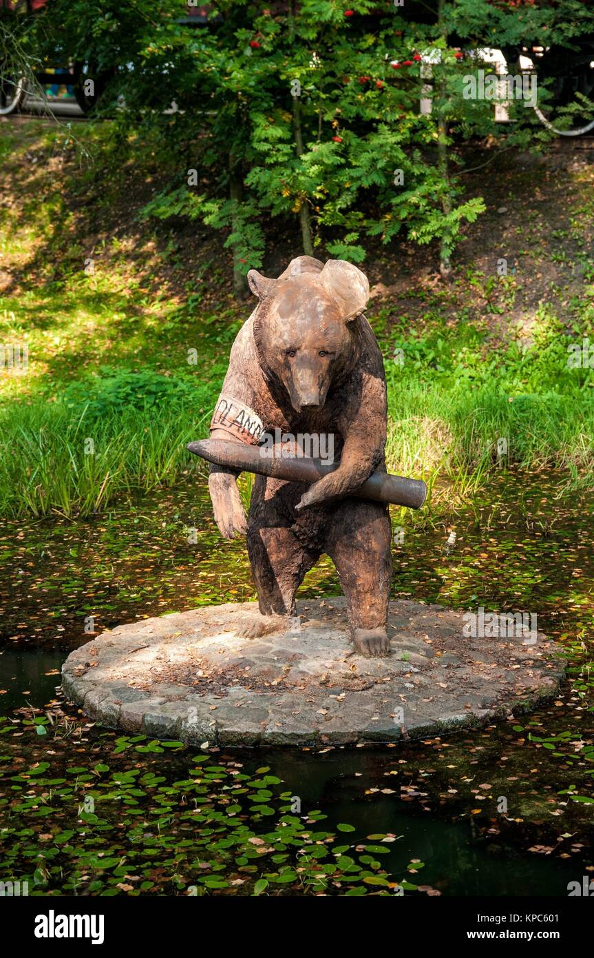 Statua dell'orso wojtek immagini e fotografie stock ad alta risoluzione ...