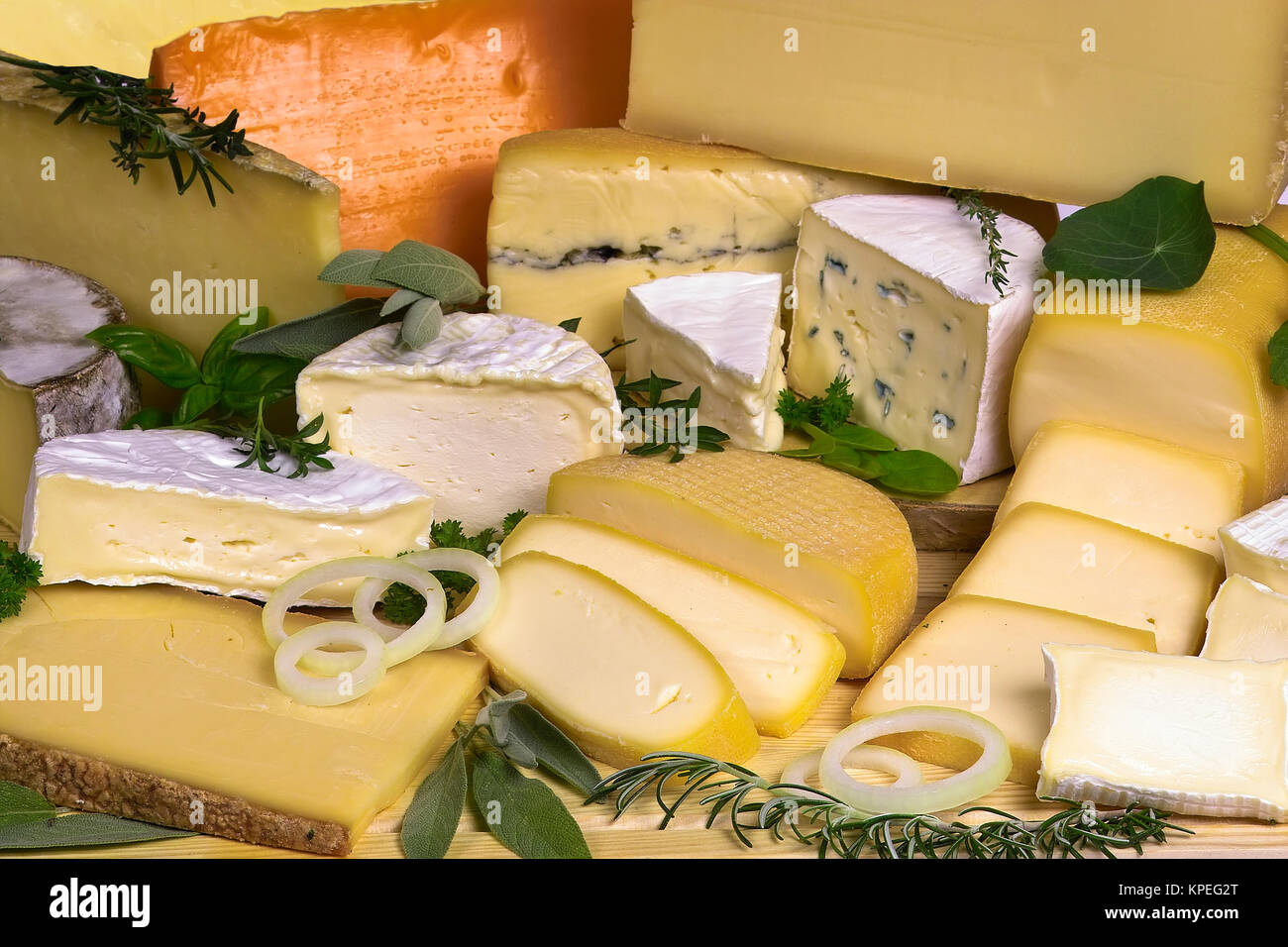 Forma di formaggio a pasta dura immagini e fotografie stock ad alta ...