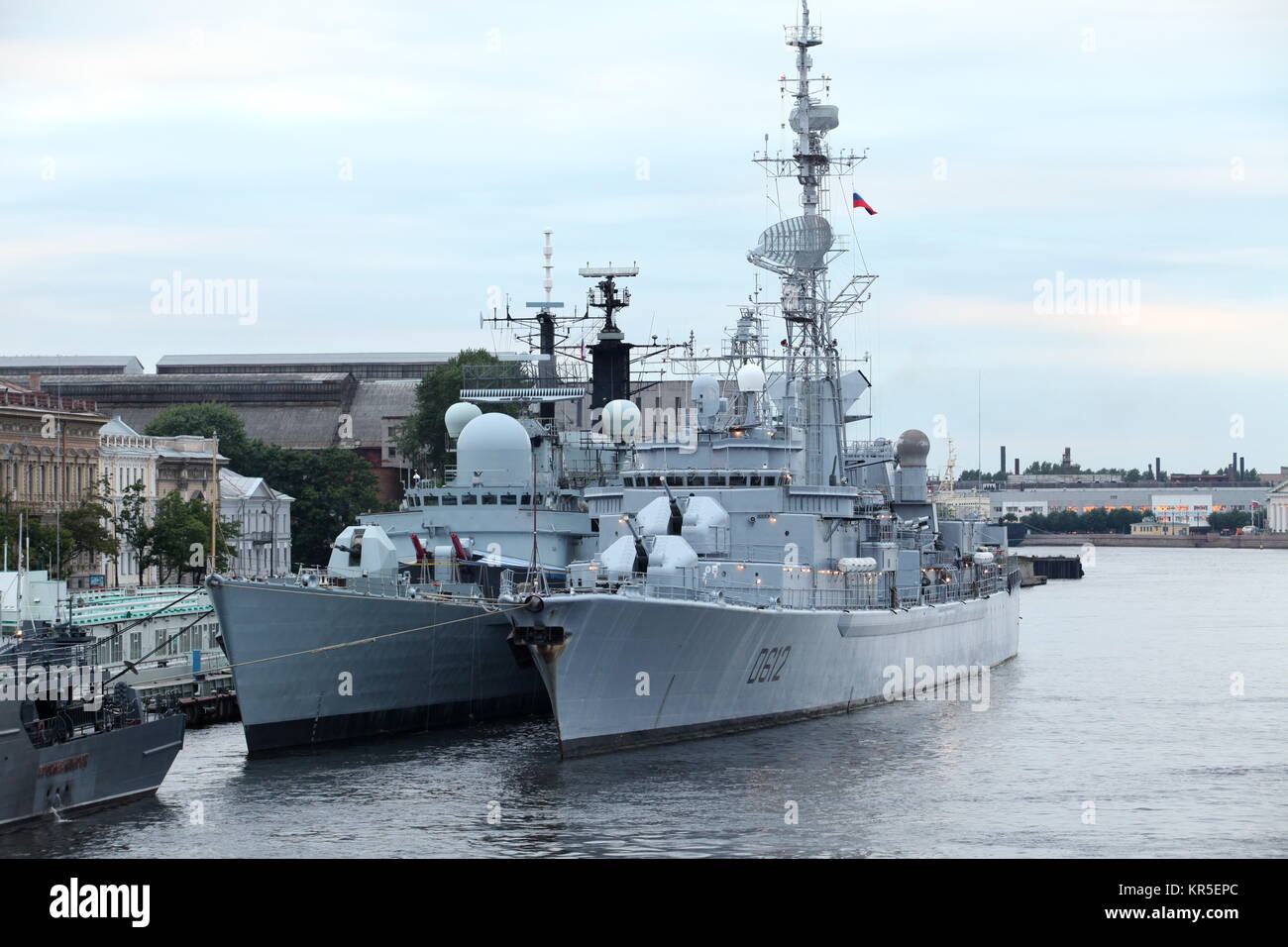 Una fregata all'ancora immagini e fotografie stock ad alta risoluzione ...