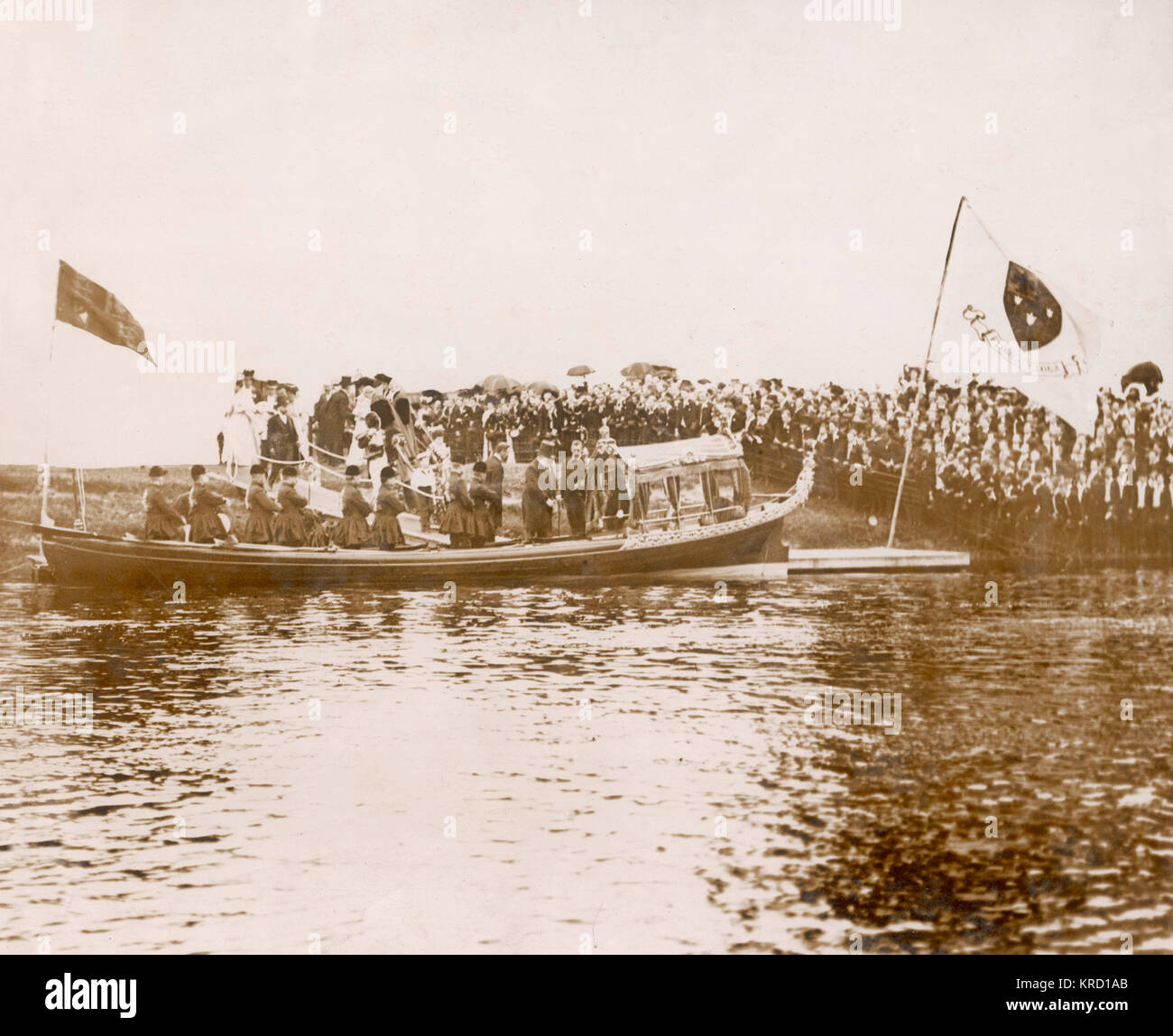 Chiatta reale immagini e fotografie stock ad alta risoluzione - Alamy