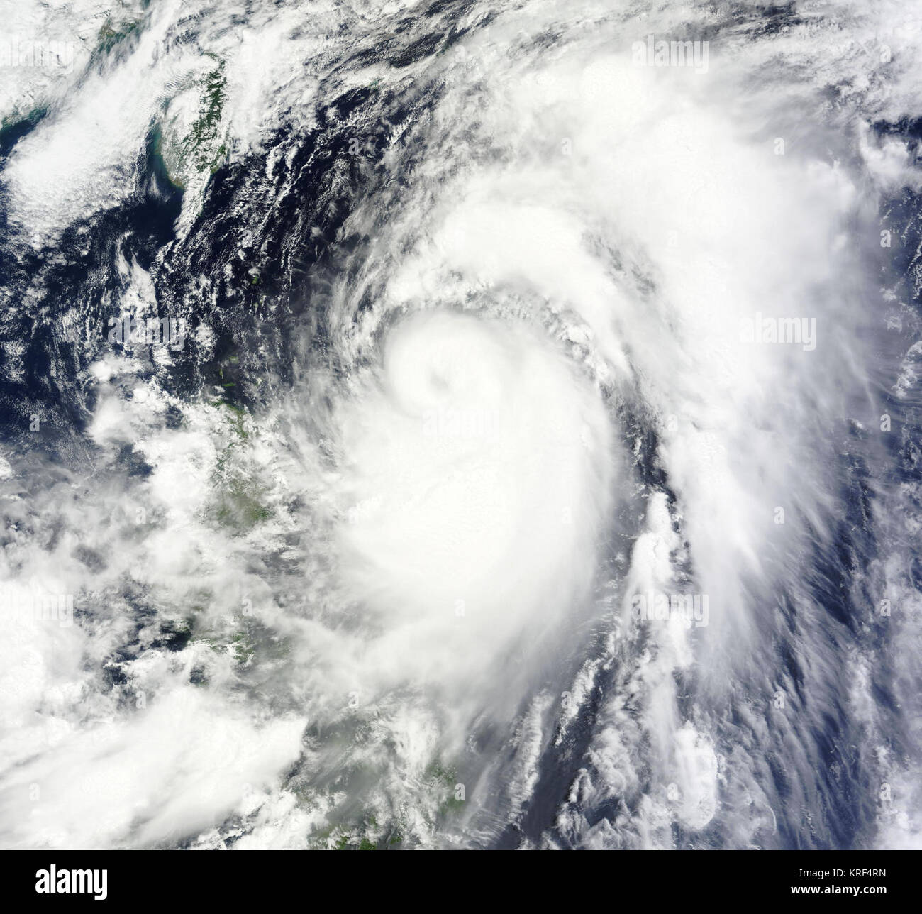 Typhoon mawar immagini e fotografie stock ad alta risoluzione - Alamy