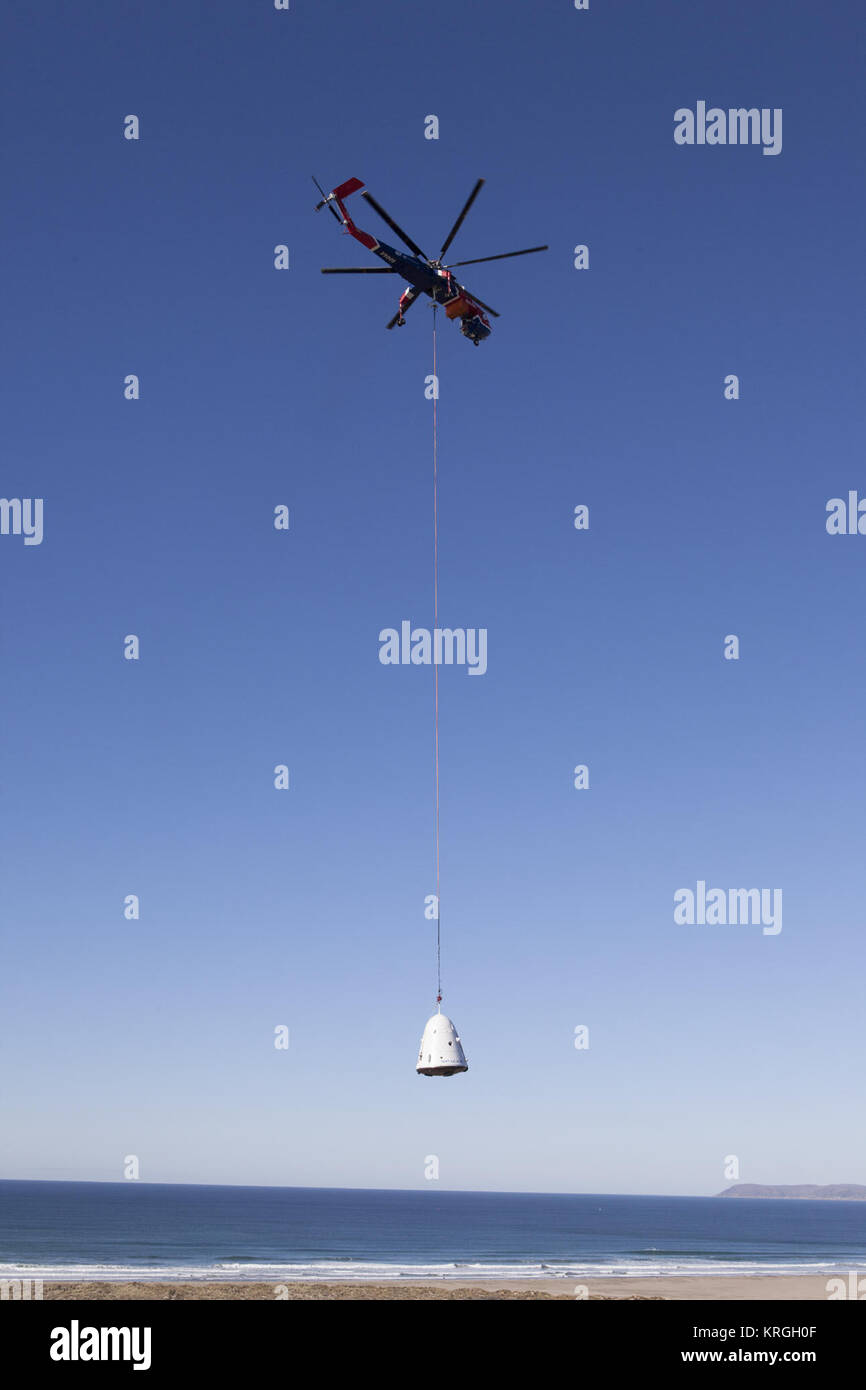 Parachute drop immagini e fotografie stock ad alta risoluzione - Alamy