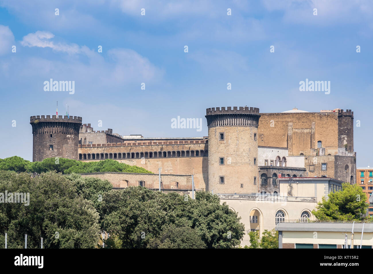 Antico castello di castel ovo baia di napoli immagini e fotografie ...