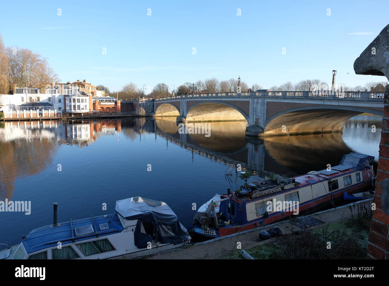 Hampton court brücke immagini e fotografie stock ad alta risoluzione ...