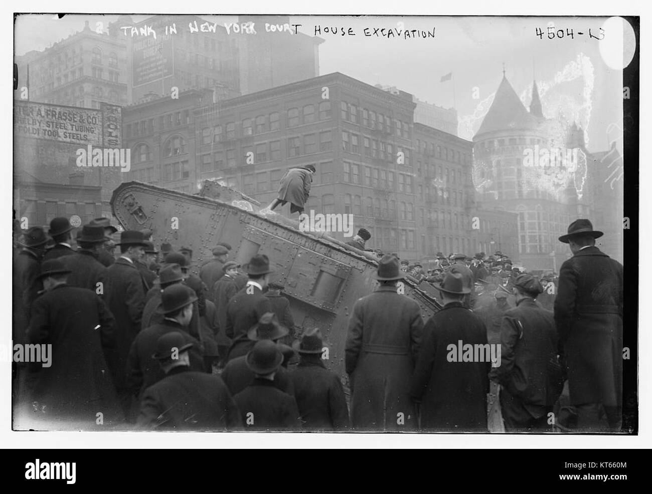 Carro armato militare a new york immagini e fotografie stock ad alta ...
