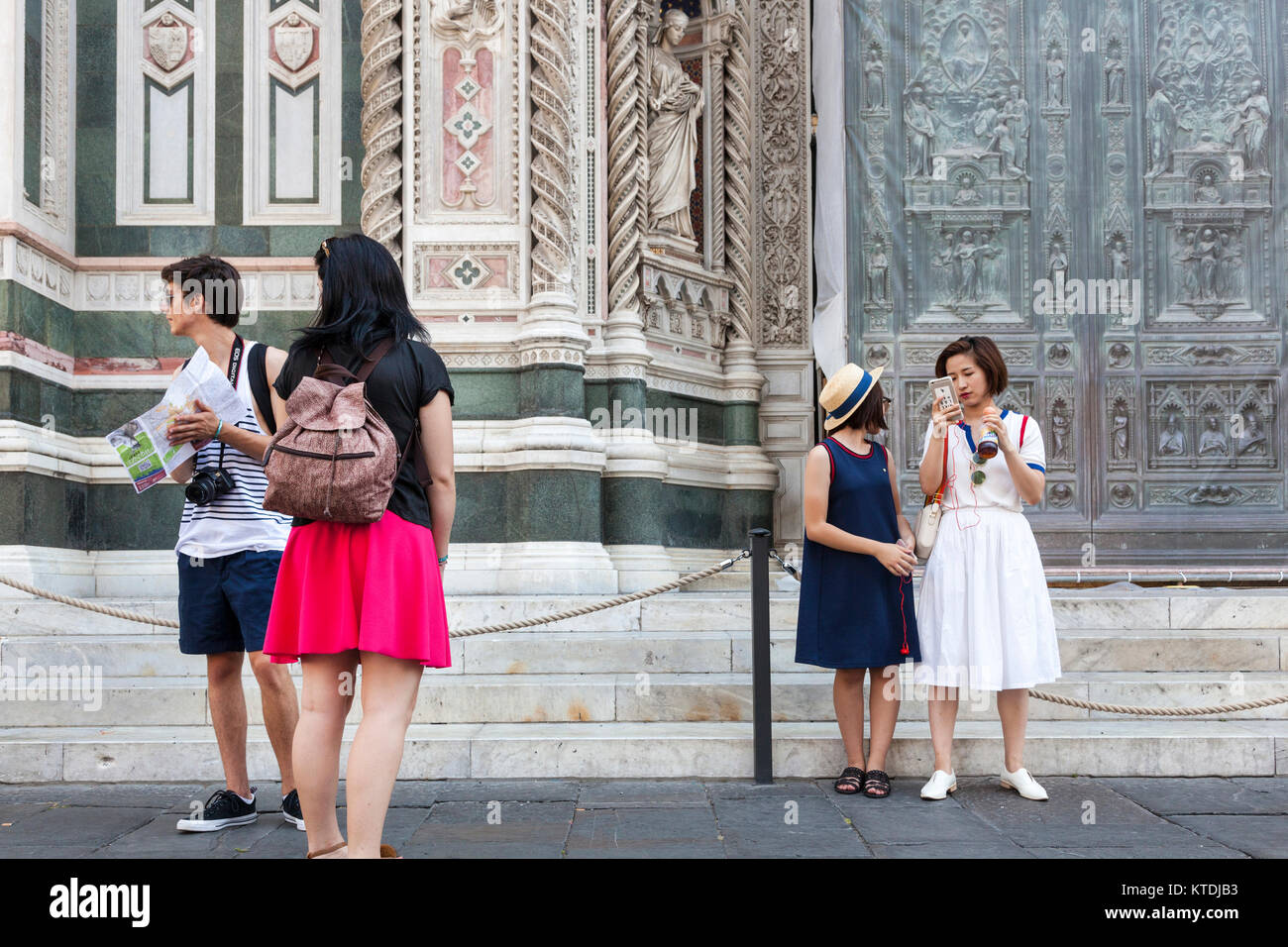 Turismo di firenze immagini e fotografie stock ad alta risoluzione - Alamy
