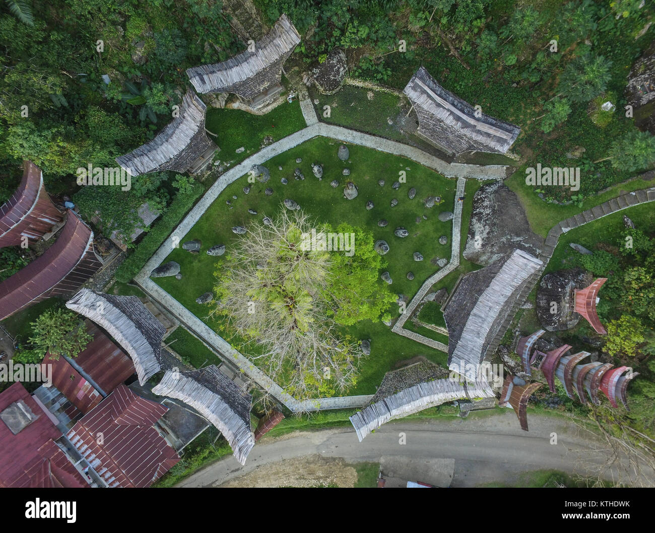 Bori Kalimbuang siti megalitici in Tana Toraja, luogo di antichi Menhir ...