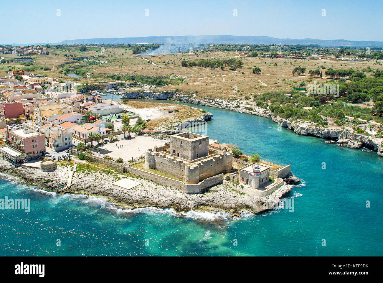 Castello di brucoli immagini e fotografie stock ad alta risoluzione - Alamy
