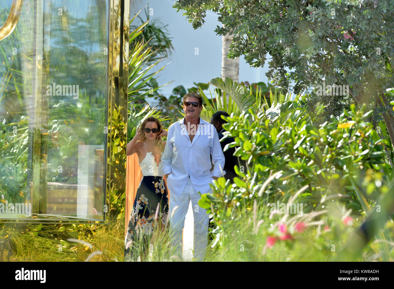 MIAMI BEACH, FL - 14 Maggio: David Hasselhoff e il partner Hayley ...