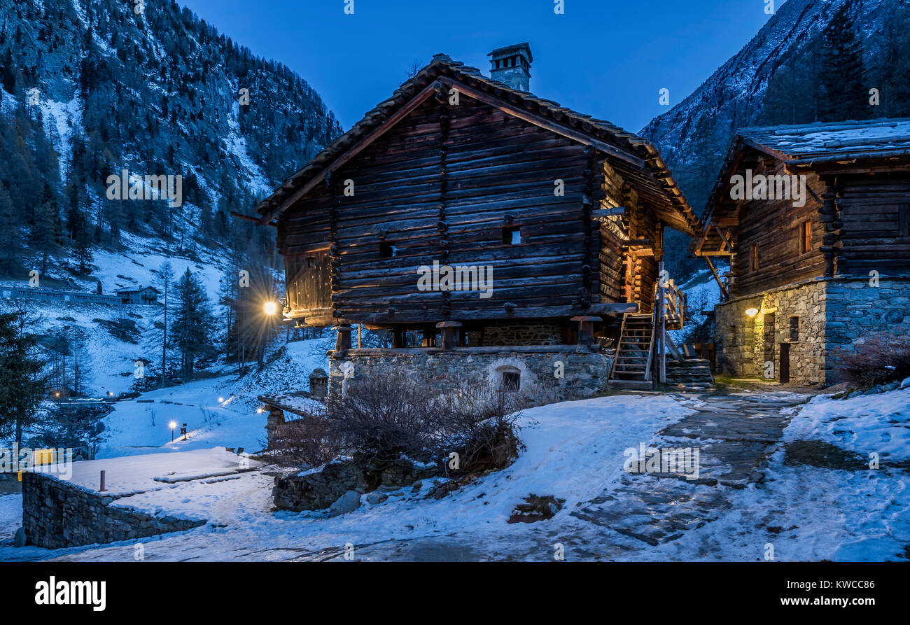 Walser house immagini e fotografie stock ad alta risoluzione - Alamy