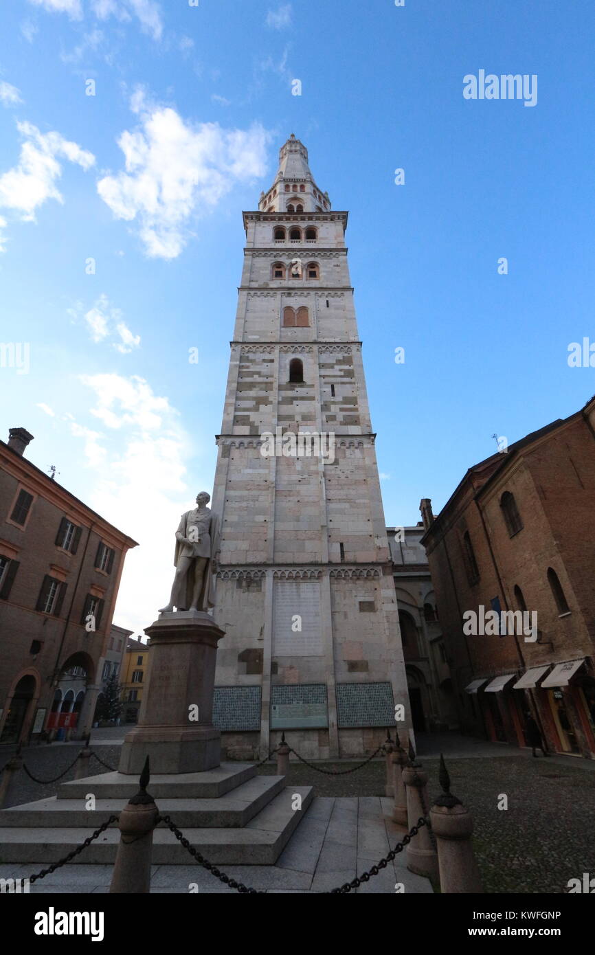Torre ghirlandina simbolo di modena immagini e fotografie stock ad alta ...
